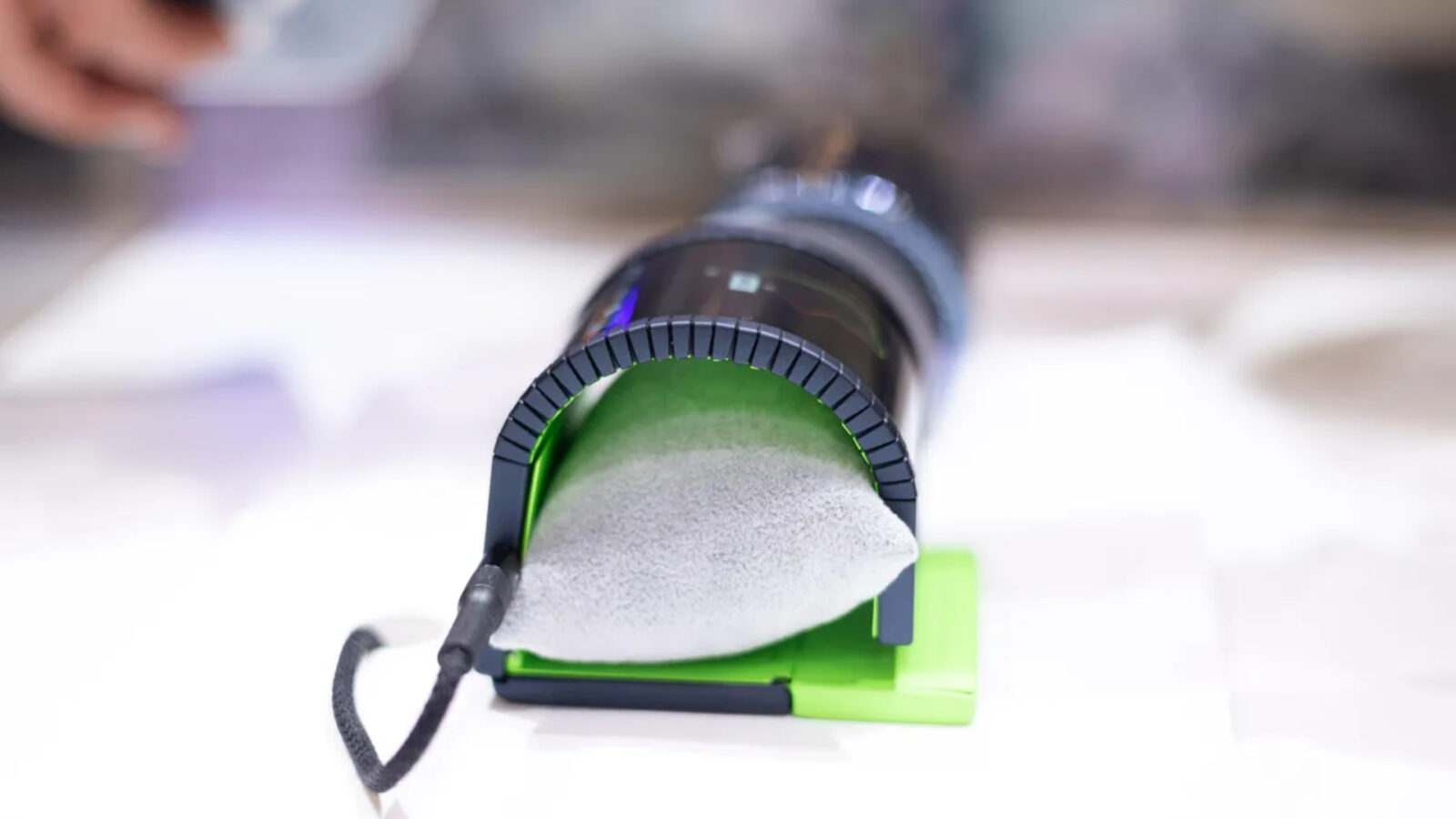 Samsung showcases bendy phone that you can wear on your wrist - SamMobile