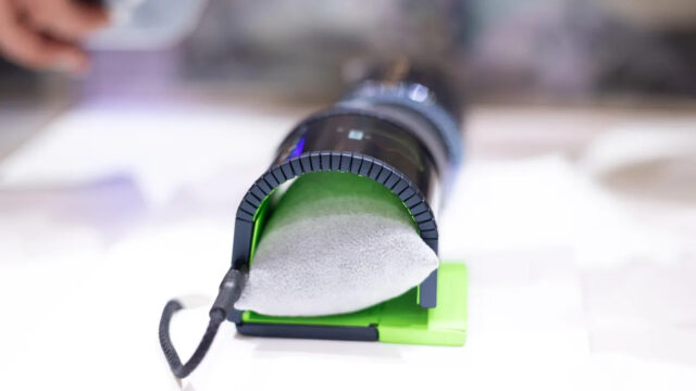 Samsung showcases bendy phone that you can wear on your wrist - SamMobile