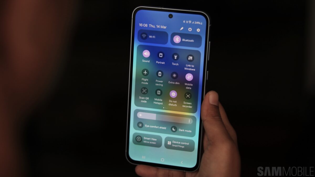 One UI 6.1 tip: How to hide navigation gesture bar on Galaxy devices - SamMobile