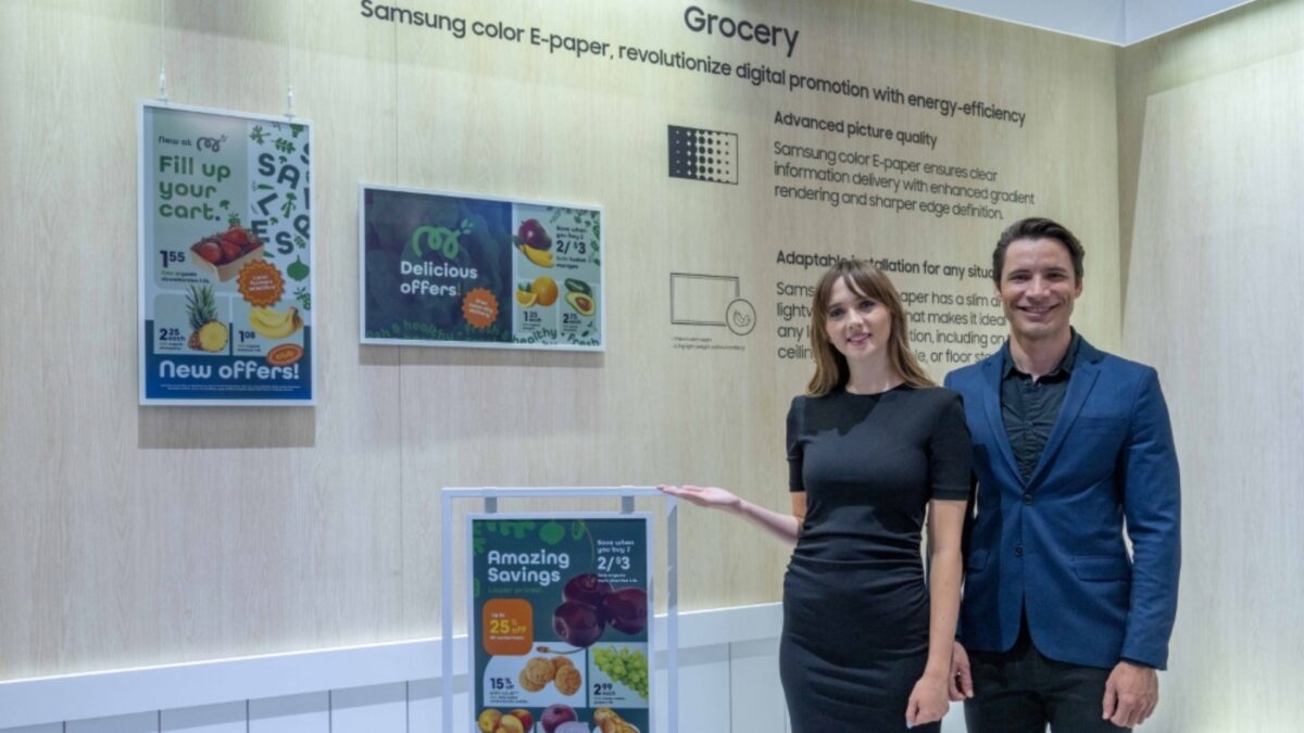 Samsung Color E-Paper TV unveiled for power-efficient advertising ...