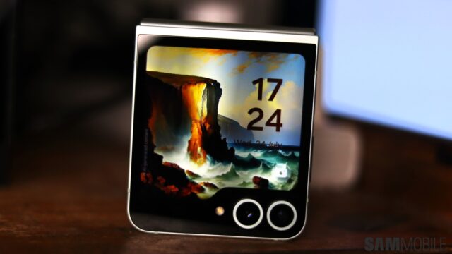 We compare the new Galaxy Z Flip 6 and old Z Flip 5 side-by-side ...