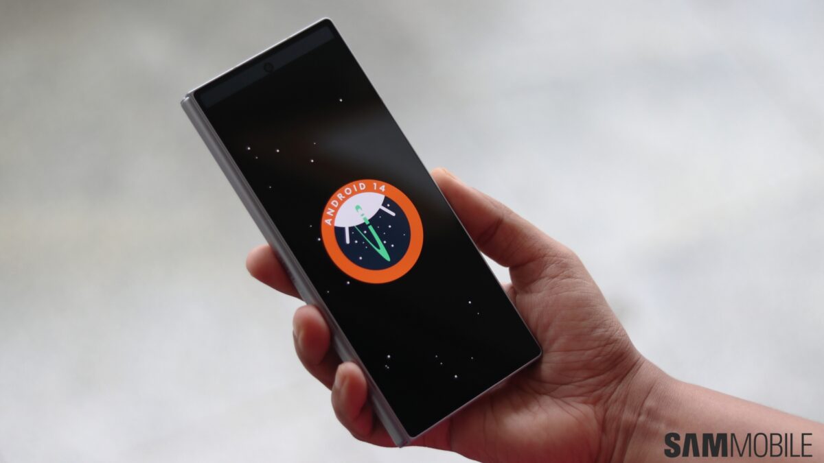 Galaxy Z Fold 6, Flip 6 stuck on old Google Play system updates - SamMobile