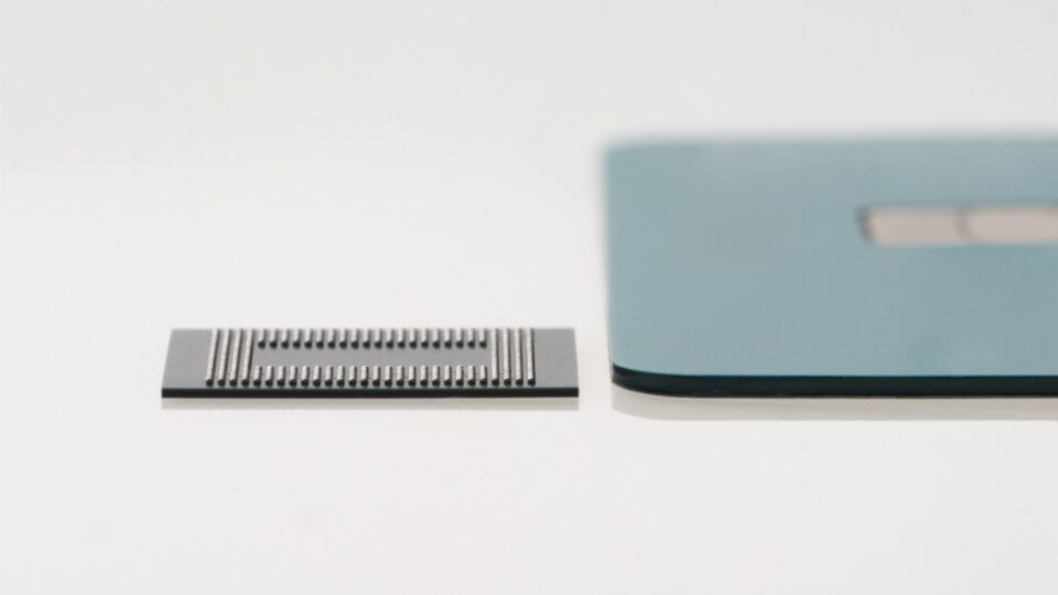 Samsung unveils world's thinnest LPDDR5X DRAM chip for phones - SamMobile