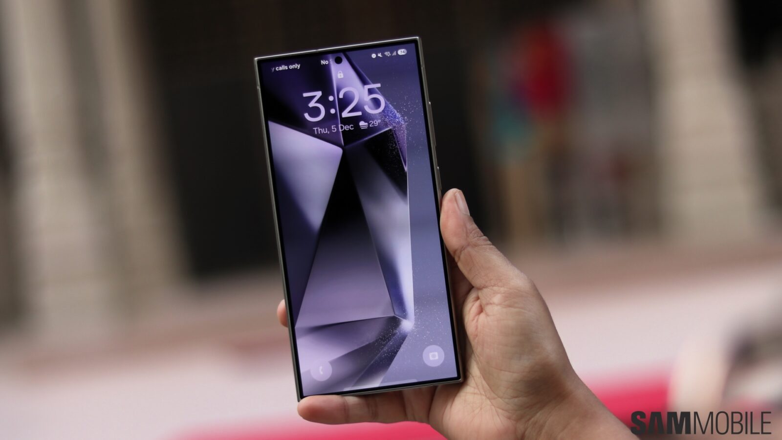 Here are all of One UI 7's lock screen clock styles - SamMobile