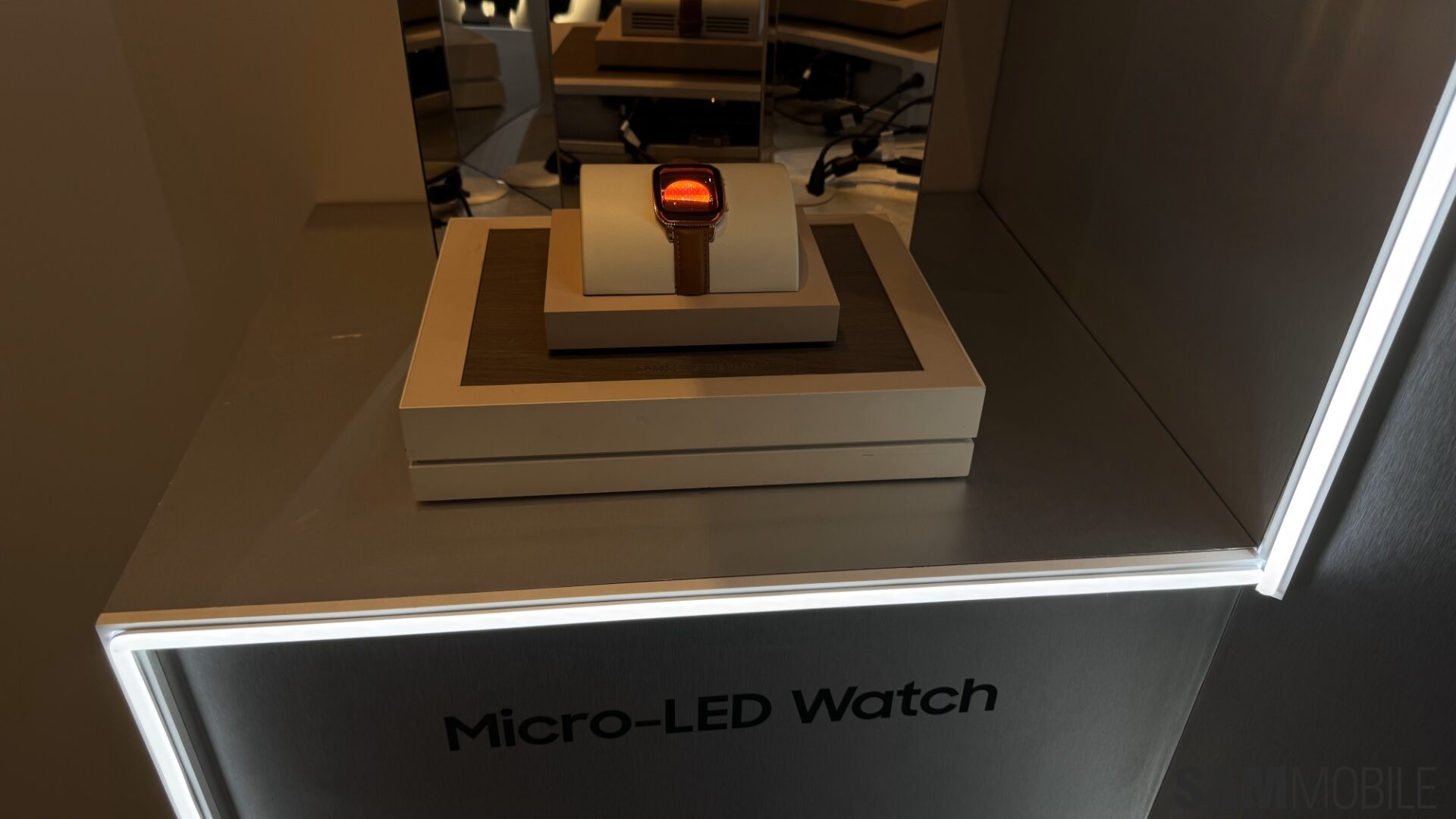 I want this crazy bright screen on Samsung's Galaxy Watch Ultra 2 ...