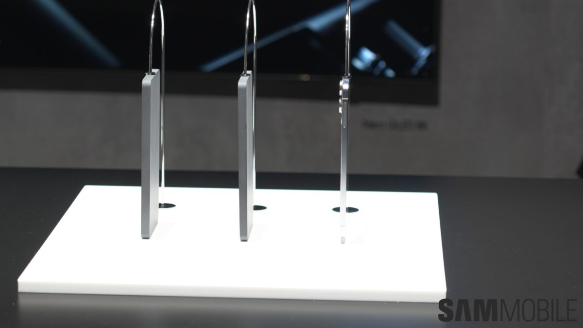 How thin is the Samsung Galaxy S25 Edge (Slim)? - SamMobile