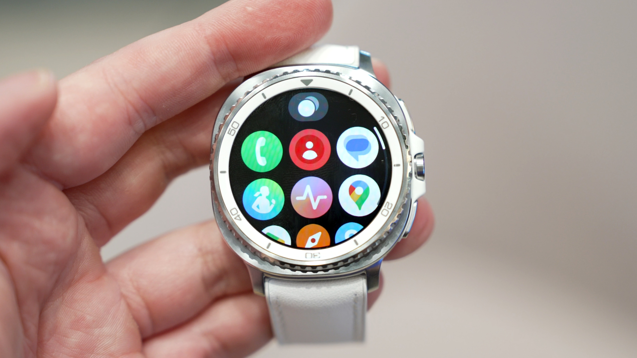 Will Samsung ever make a circular Galaxy Watch again? I'm not betting ...