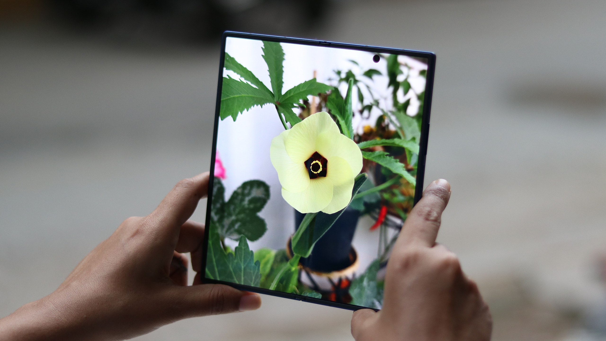 Samsung US just made your iPhone trade-in for a Galaxy Z Fold 7 more ...