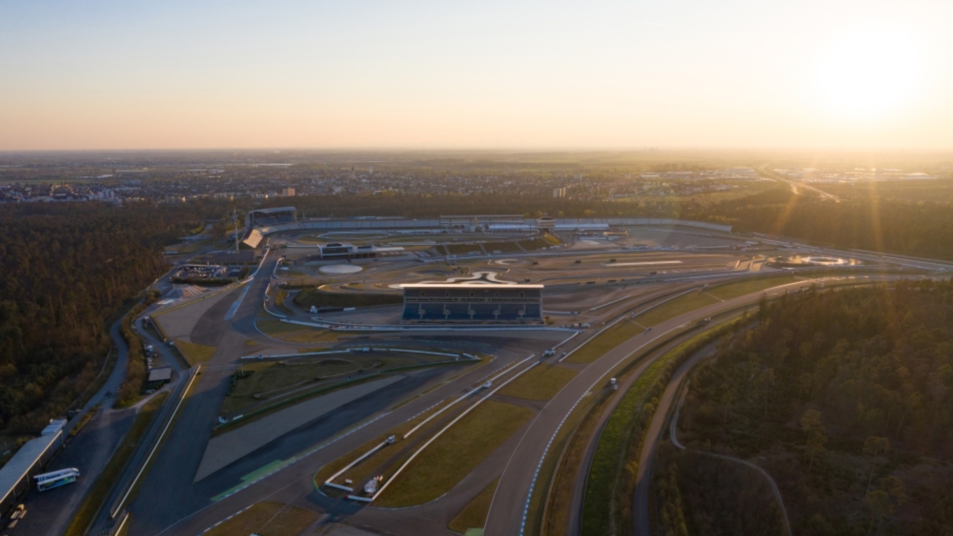 Samsung modernizes iconic Hockenheimring racing circuit with its ...