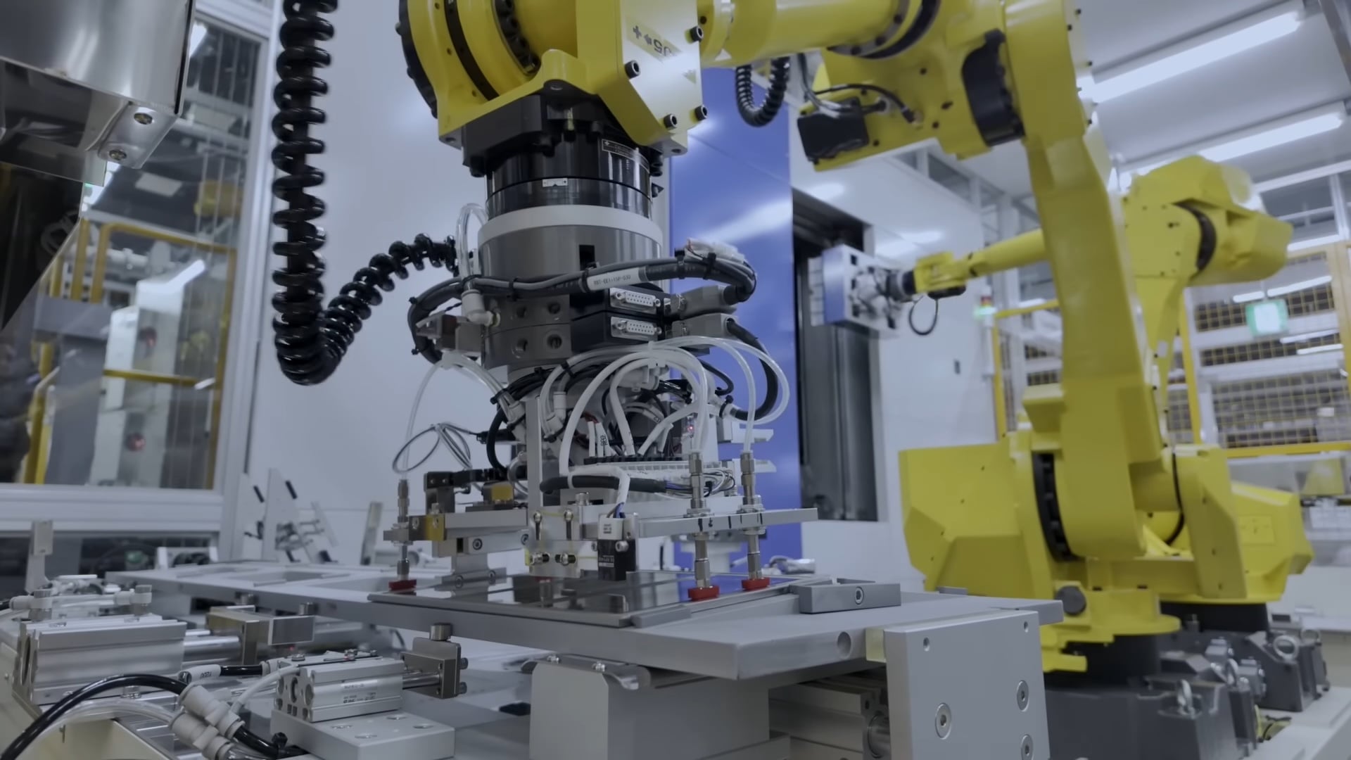 Samsung's Galaxy phones are now being built with even more robots ...
